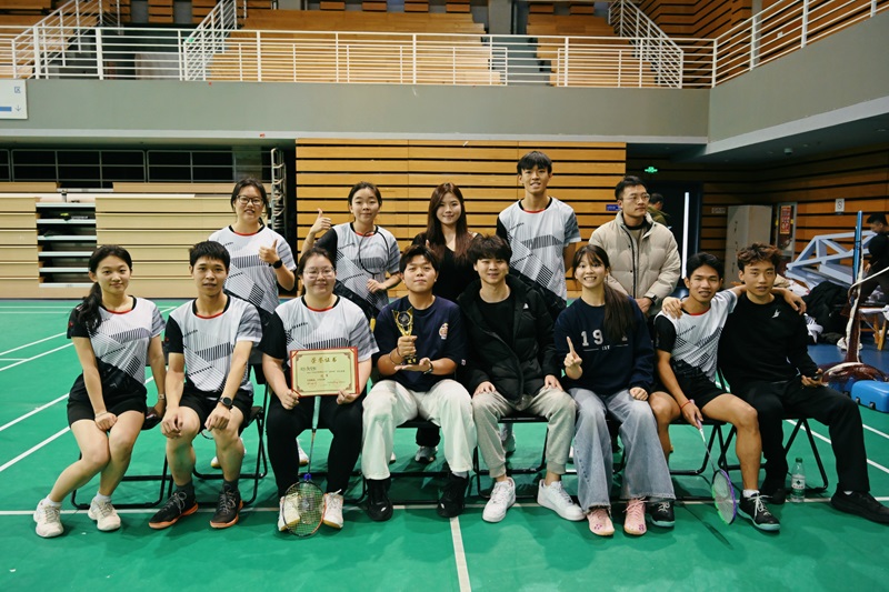 2025年“北外杯”羽毛球赛国商球队勇夺桂冠-北京外国语大学国际商学院|International Business School,BFSU|本硕博,北外留学,来华留学Solbridge,EDP